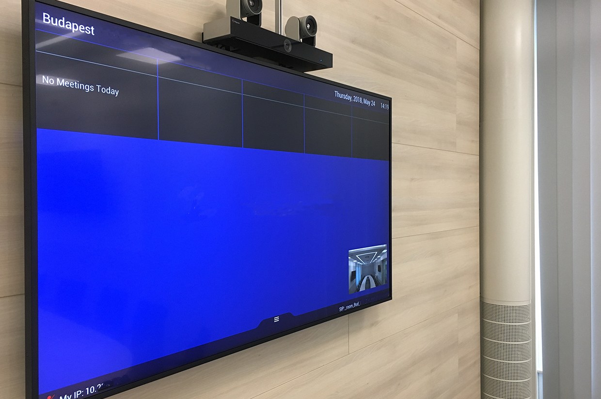 Panasonic monitor – AVM Konferenciatechnika Kft.